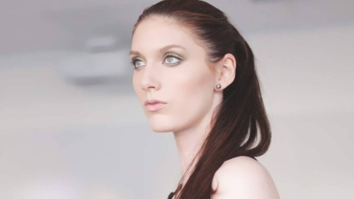 Ella es Karina Elizabeth Christensen Santos