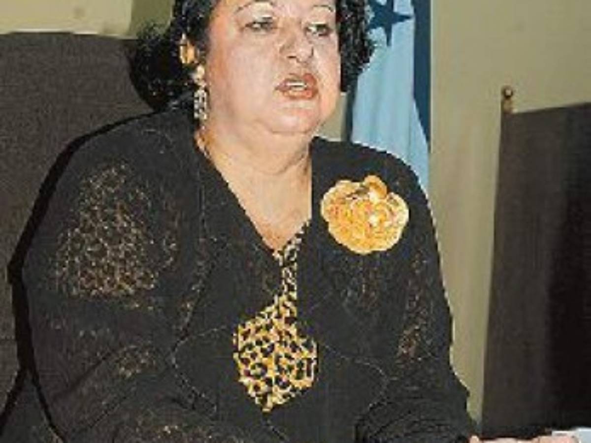 Separan a la directora de Educación de Cortés - Diario La Prensa