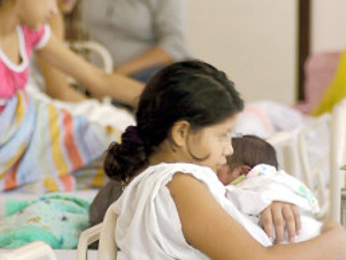 Más adolescentes llenan las salas de parto - Diario La Prensa