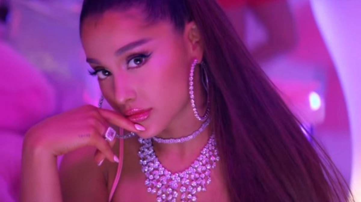 Ariana Grande es confundida con Ninel Conde en su video 7 Rings
