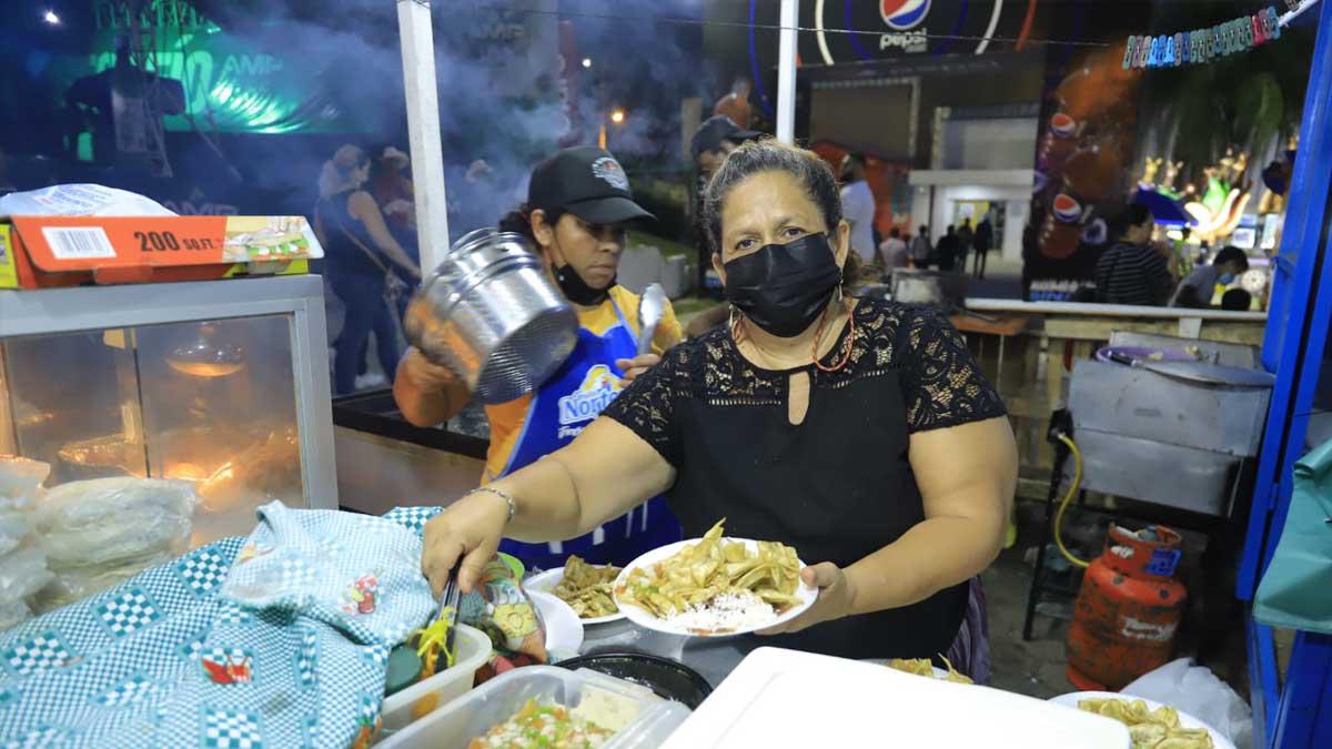 ¡Feria Juniana! Sampedranos se entretienen en el Campo Agas