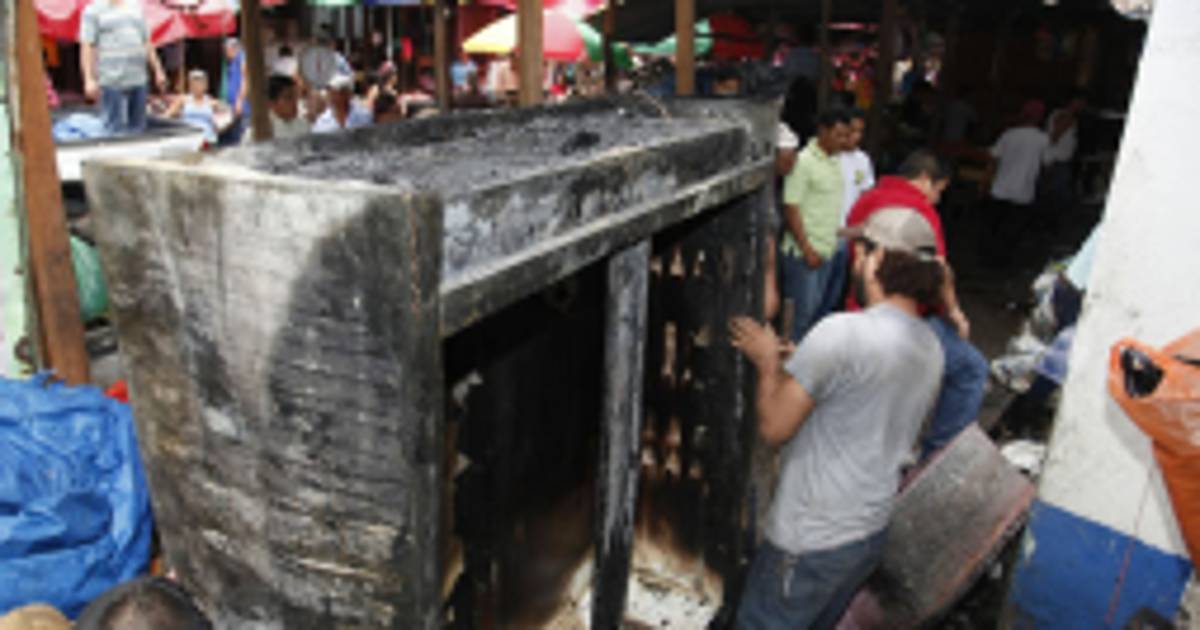 Explosión en cámara de refrescos causó incendio en Medina
