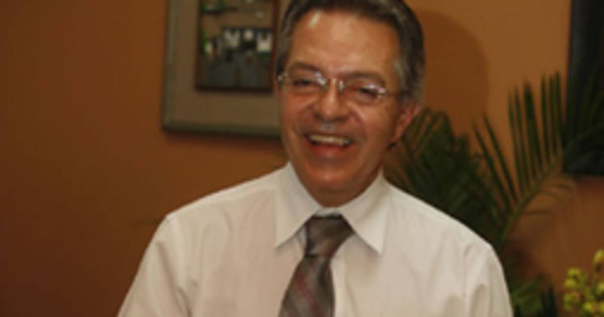 Víctor Barnica ocupa la Presidencia