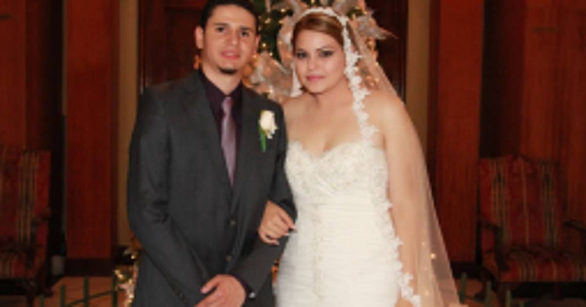 Alegría por los novios