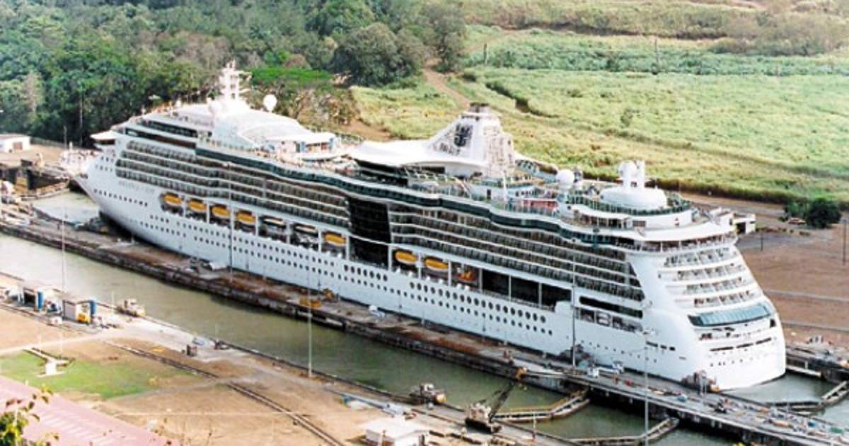 El canal cumple ocho años en manos de Panamá