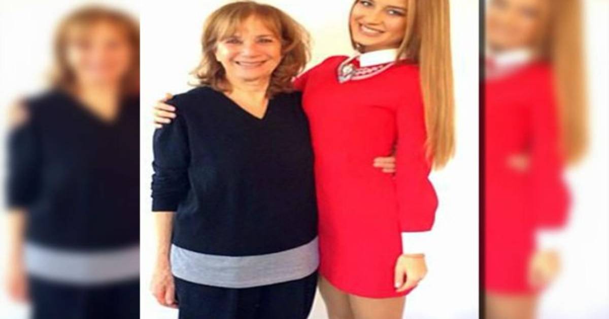 Annette Cammer deja el Miss Universo