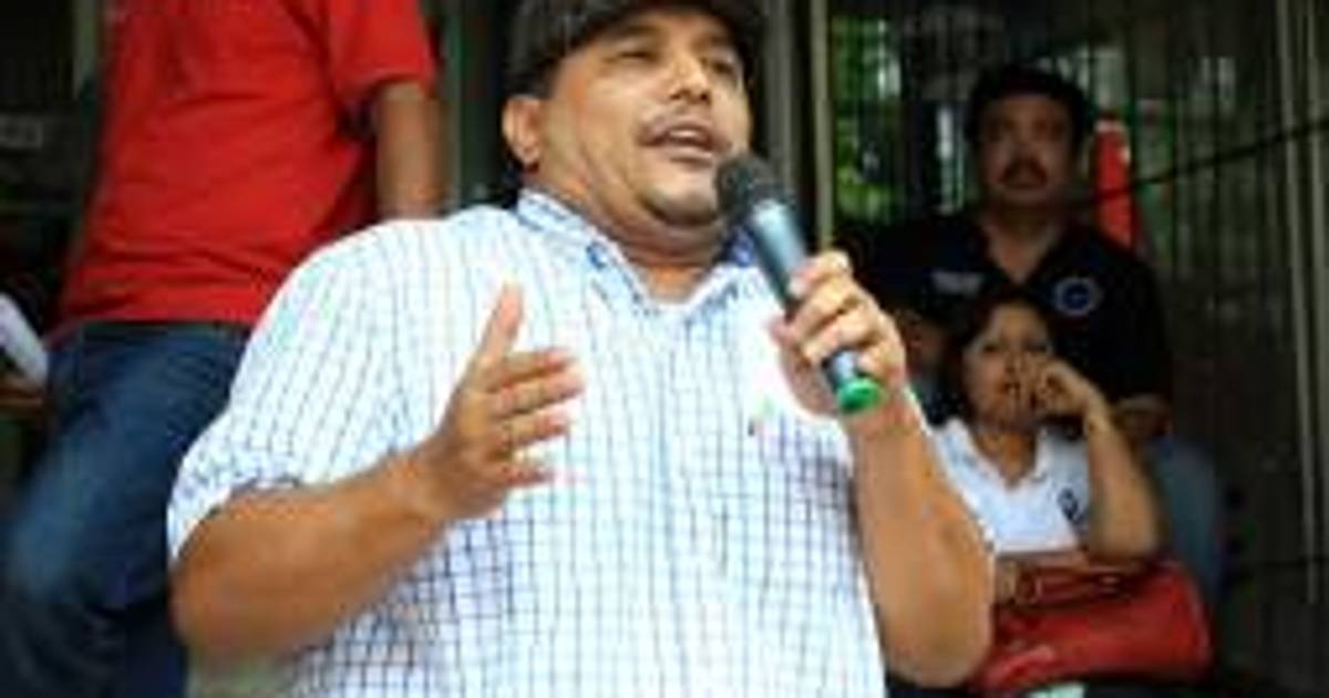 Escoto anuncia separación de Edwin Oliva