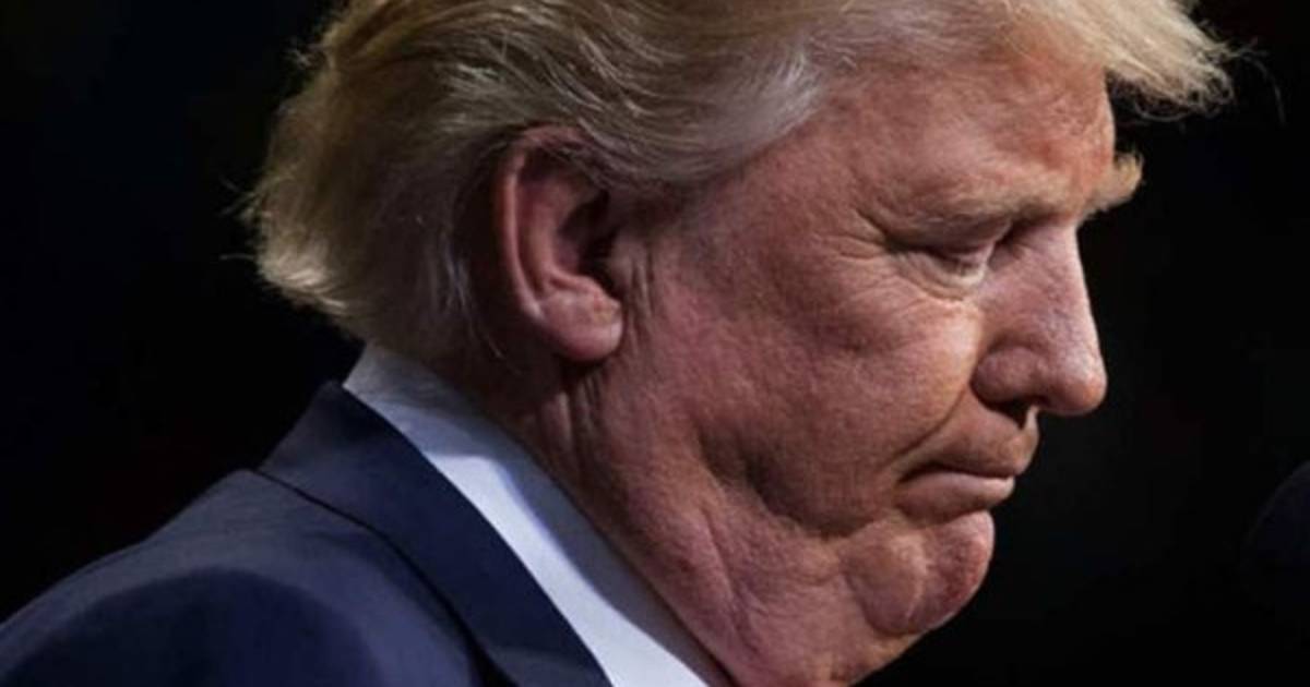 Los memes que se burlan de la papada de Donald Trump