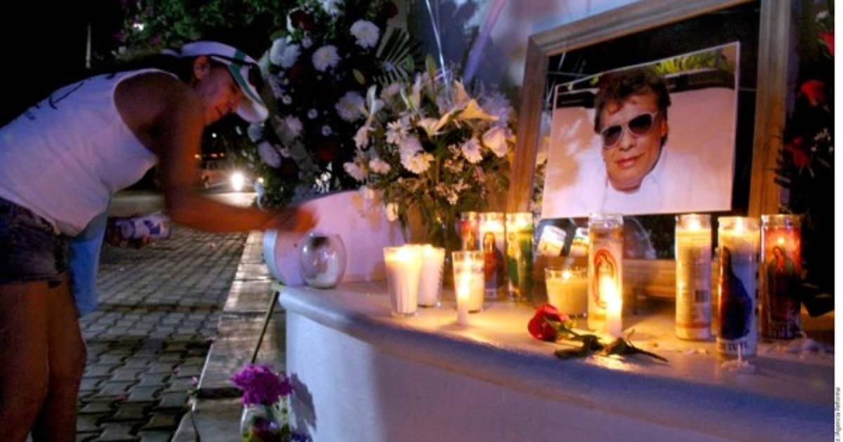 Borran de la lista negra a Juan Gabriel