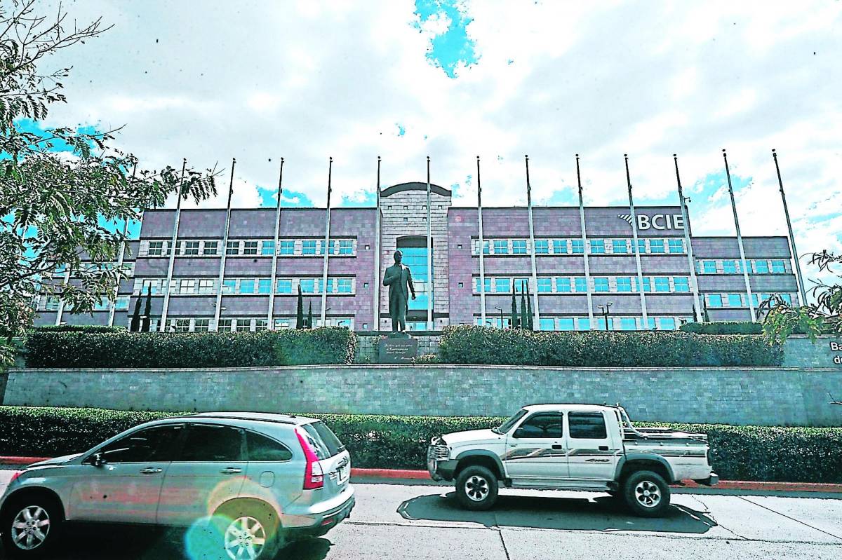 Presidencia del BCIE nunca había sido tan disputada