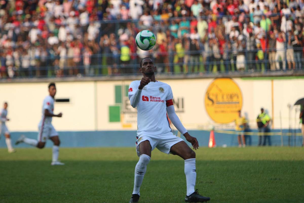 Bengtson habla del enojo de Pedro Troglio; su futuro en Olimpia