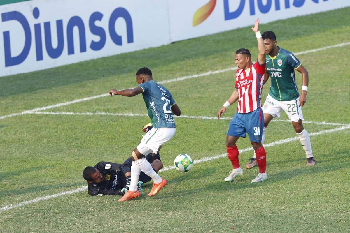 Edrick Menjívar se luce y salva a Olimpia ante Marathón