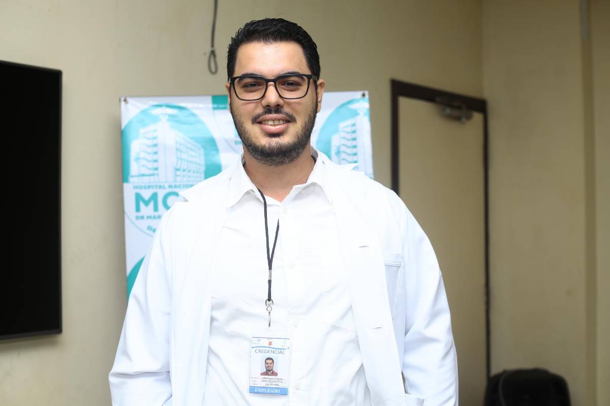 Gabriel Paredes asume como nuevo director del Mario Rivas