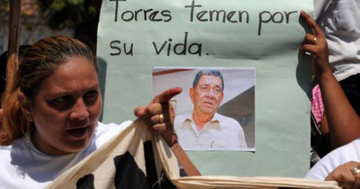 Marchan pidiendo liberación de Torres