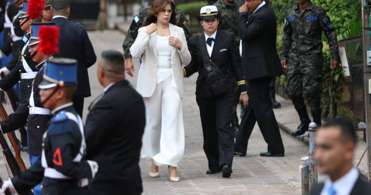 ¿Opacó a la presidenta? Así lució Rixi Moncada en los actos de ...