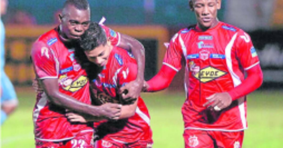 Charles Córdoba y Abner Méndez reviven al Vida