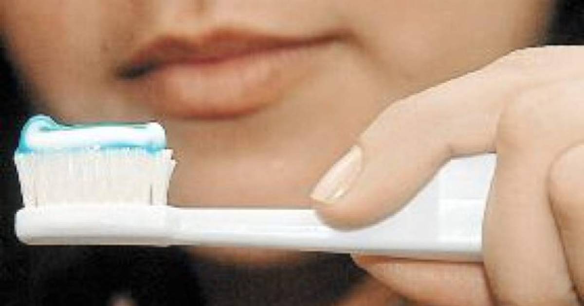 Cómo debe cepillarse los dientes