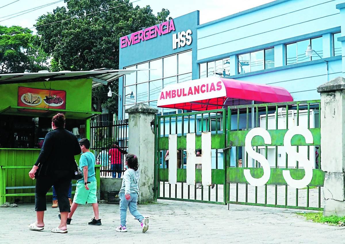 ¿Cómo califica los servicios y farmacia del IHSS?