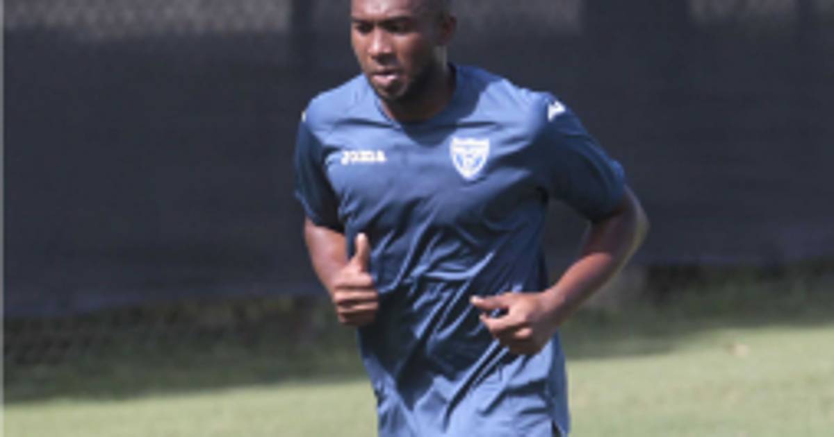 Jerry Palacios llegó y ya se puso a trabajar con la Bicolor