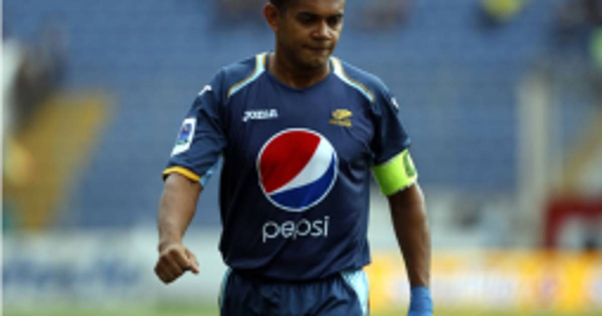 Javier Atala: 'En este momento Amado Guevara está fuera del equipo'