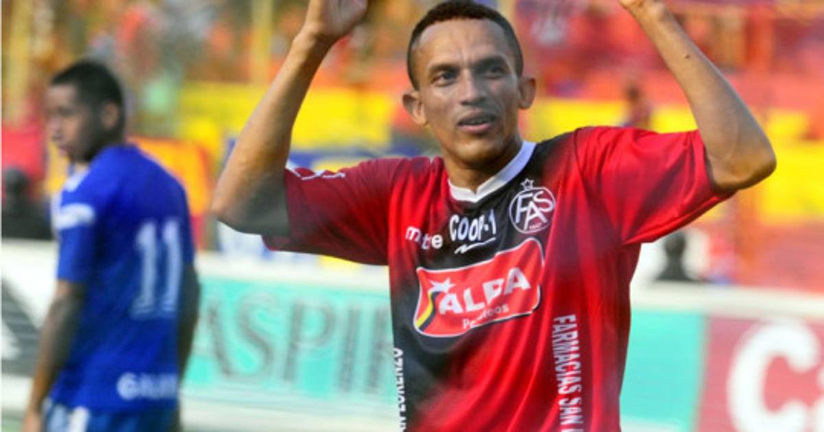 Williams Reyes a punto de romper récord en El Salvador