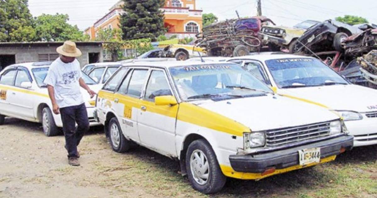 Más de cien taxis ilegales circulan en El Progreso
