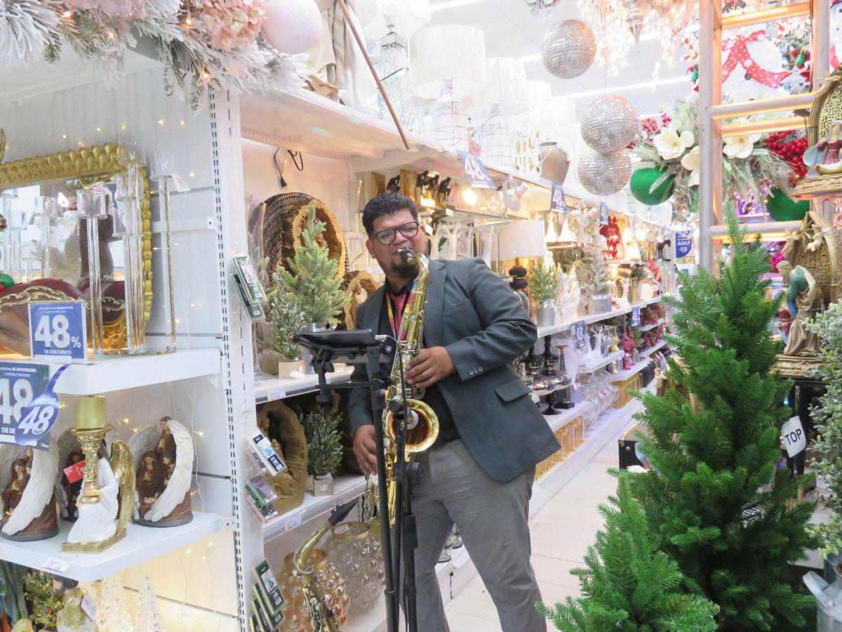 Diunsa inaugura su temporada de navidad con su Cóctel Navideño anual