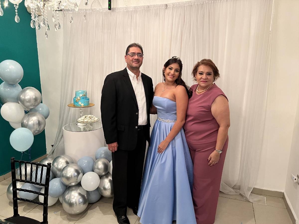 Daniela Isabel Alberto Lara celebra sus fabulosos quinceaños