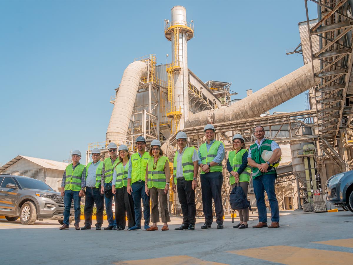 Visita: Autoridades del BCH recorren las modernas instalaciones de CENOSA