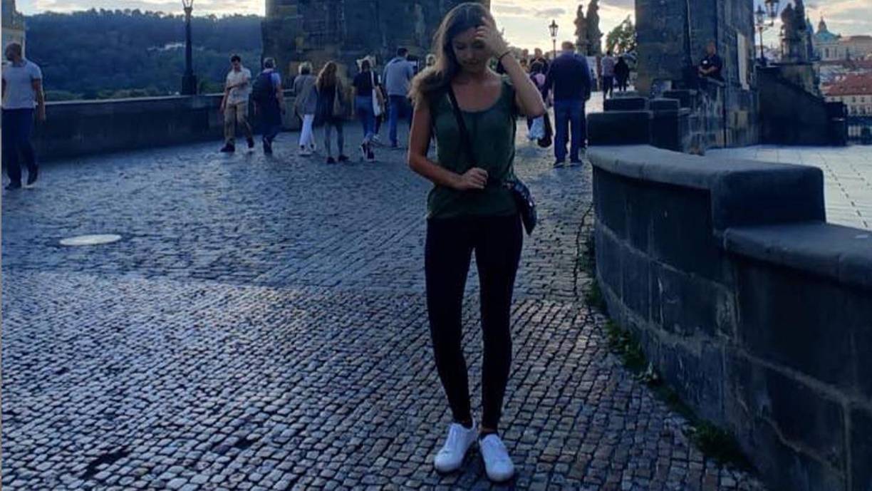 Joven es asesinada por un hombre que se obsesionó con ella tras ...