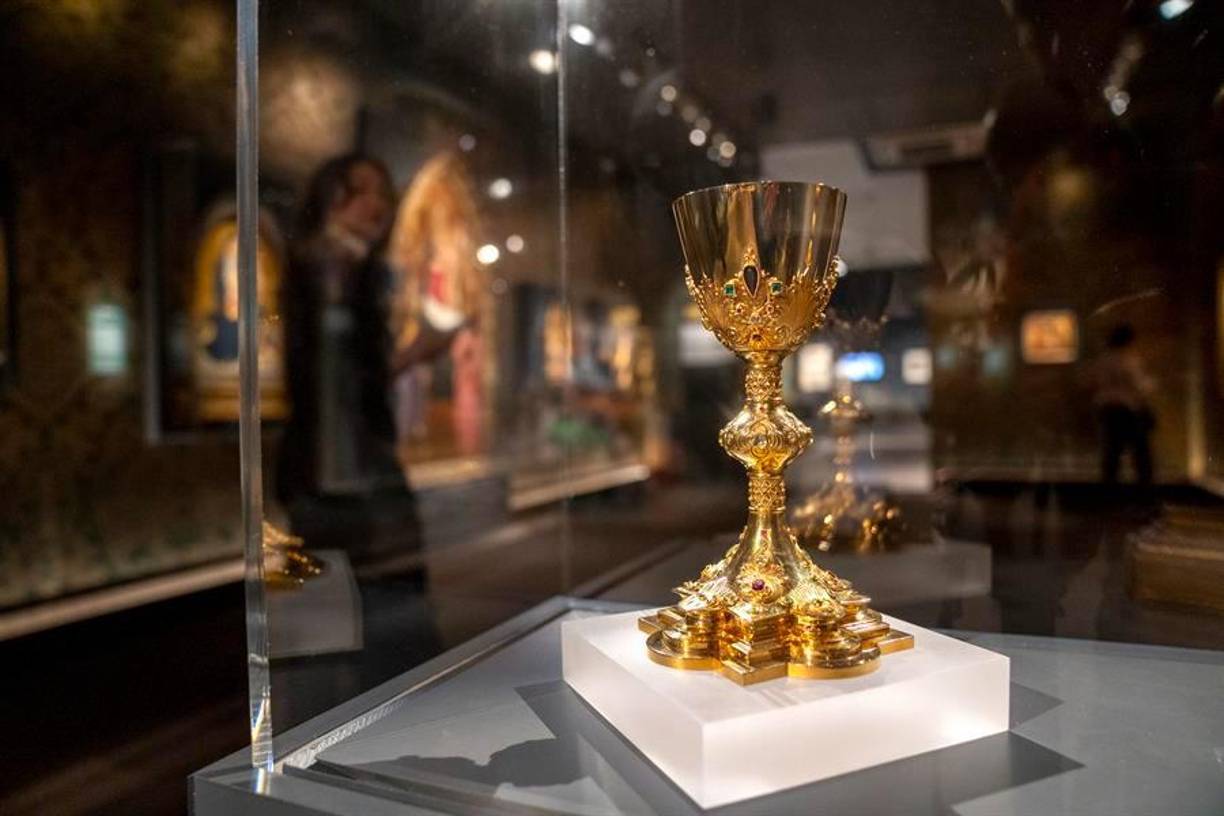 Exponen el oro como objeto de lujo y de explotación humana