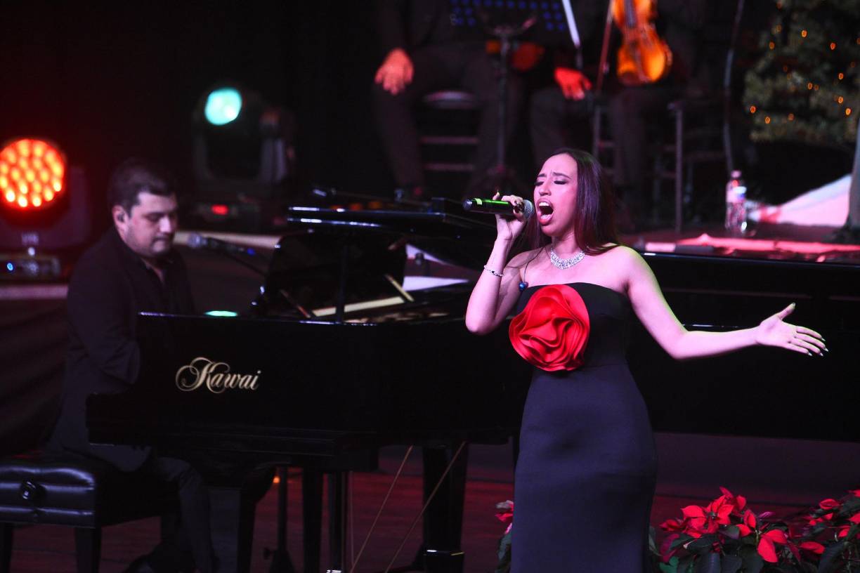 FOTOS: Homenaje especial a Frank Sinatra por Más Música Más Esperanza