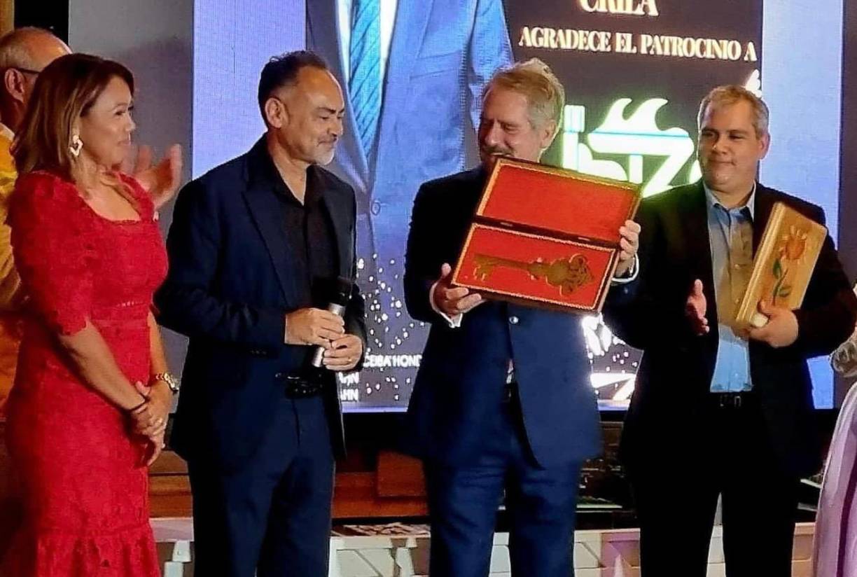 Así disfruta “Don Feyo Aguilera” de su visita a Honduras