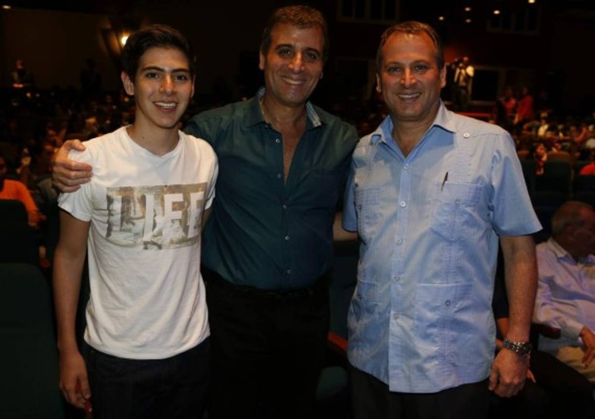 Solemne ceremonia por José Eduardo Gauggel