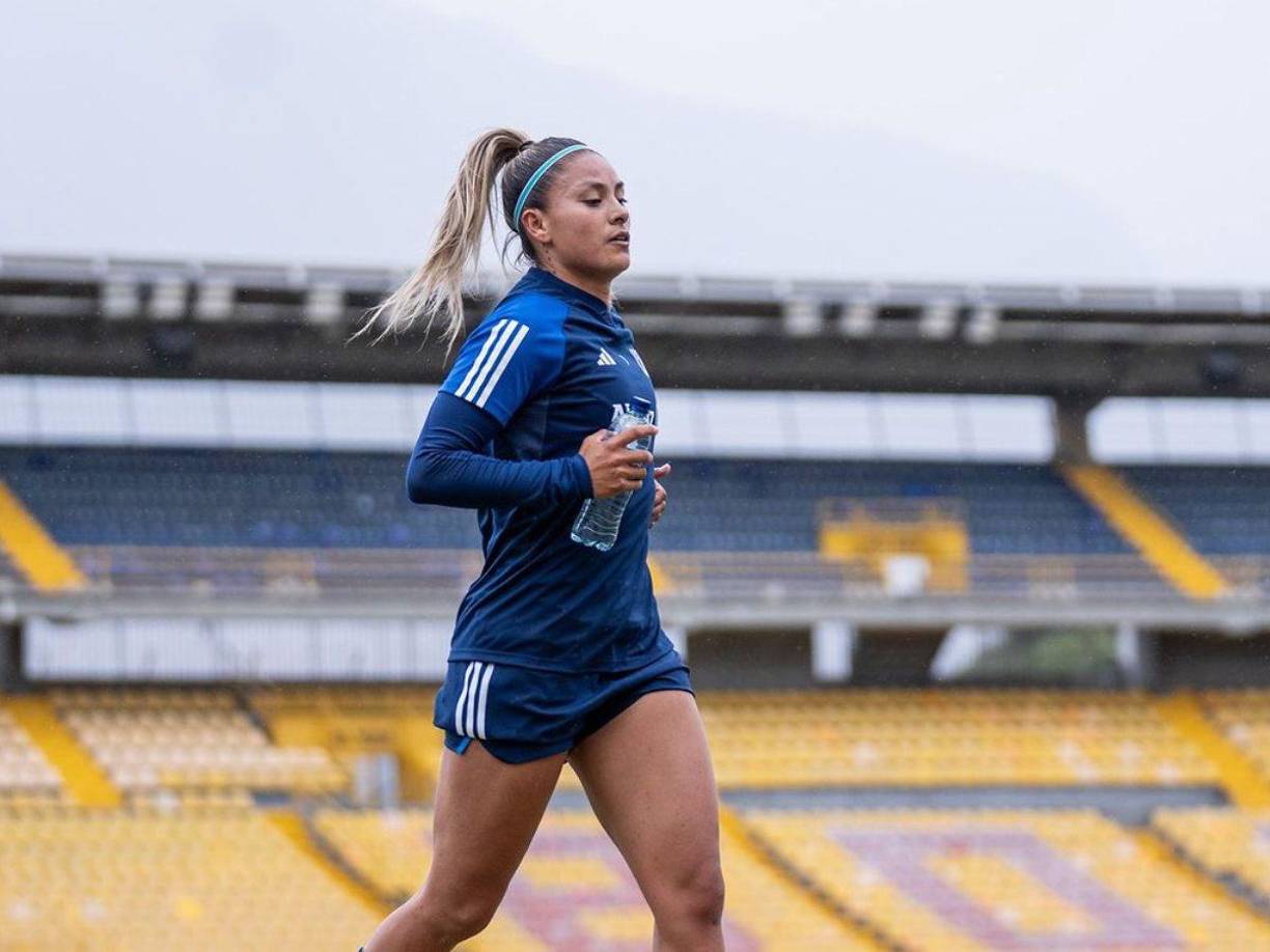 Futbolista y empresaria terminan relación y se dicen de todo: “Me ...