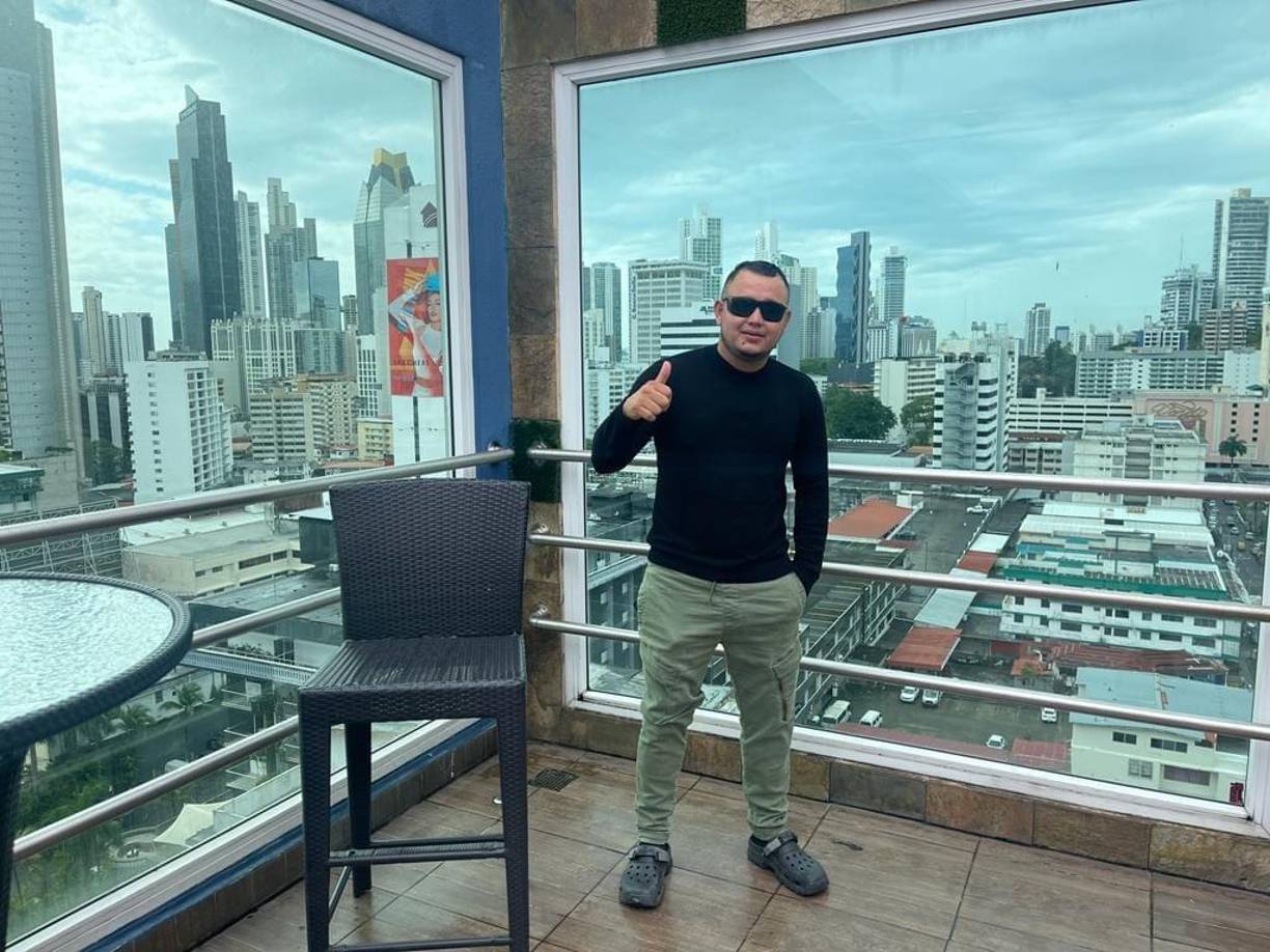 “Tikito” Ávila portaba arma y presumía viajes en redes sociales