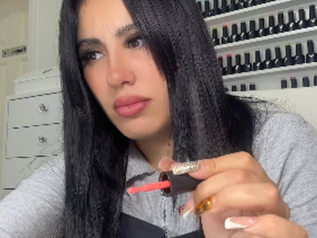 Muere famosa influencer Asli Fernández tras cirugía estética