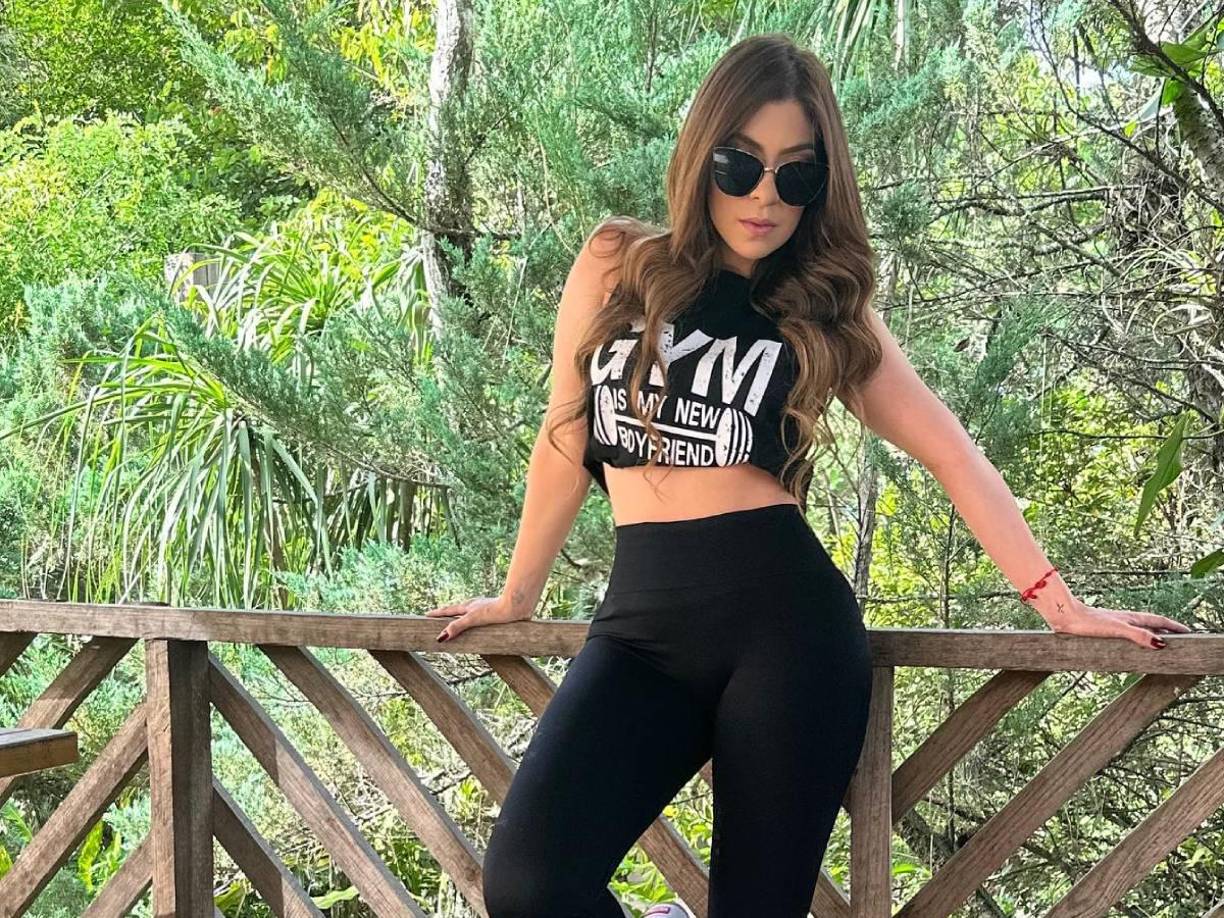 ¿Famoso futbolista conquistó a la hermosa presentadora Laura Meza ...