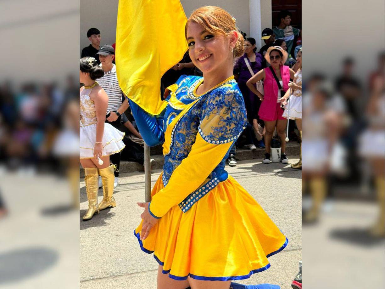 Sofía Wolpert engalana los desfiles en Comayagua con su espectacular belleza