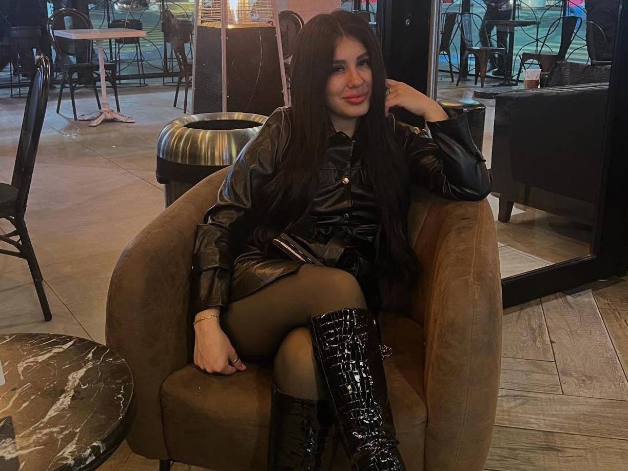 Muere famosa influencer Asli Fernández tras cirugía estética