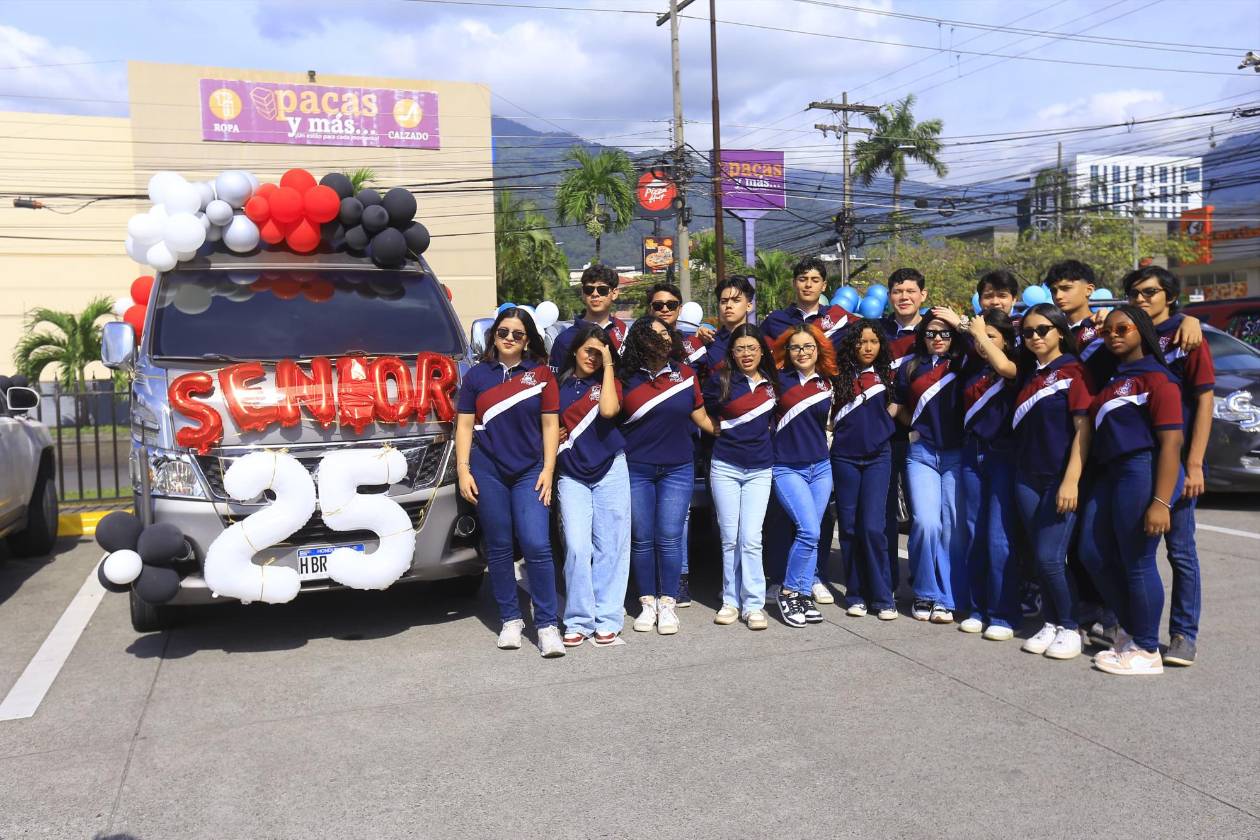 Seniors de Light and Vision celebran su entrada