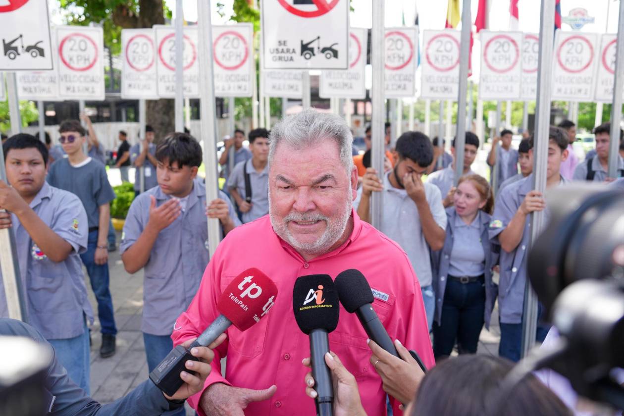 Estudiantes de centros técnicos fabrican rótulos con señales de ...