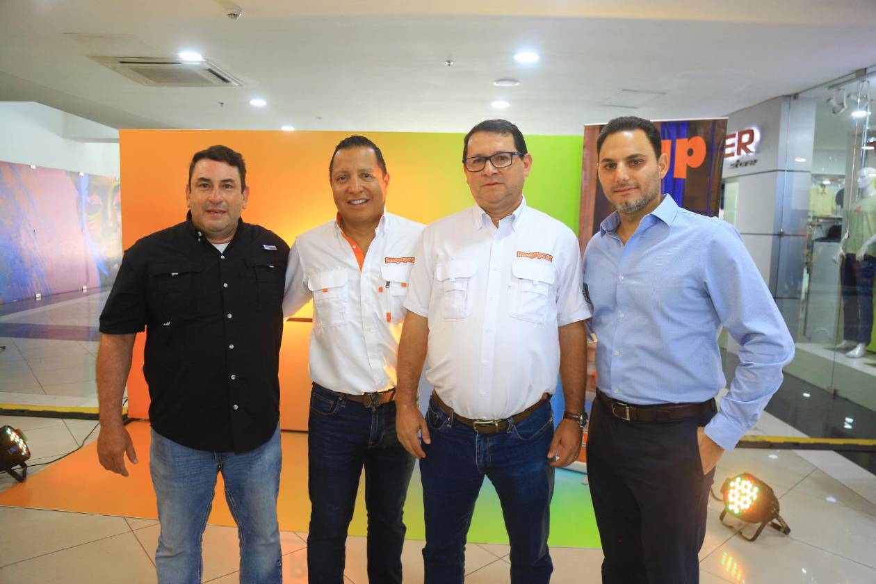 La Riviera lanza nueva línea de ropa junto a Pacer