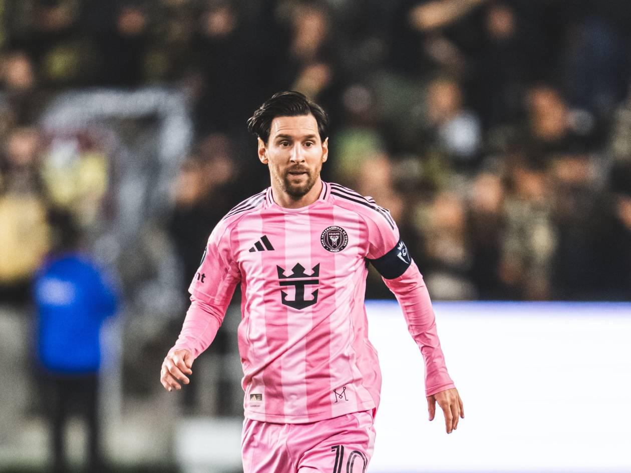 Messi, molesto por salvadoreño y recibe burla en Champions de Concacaf