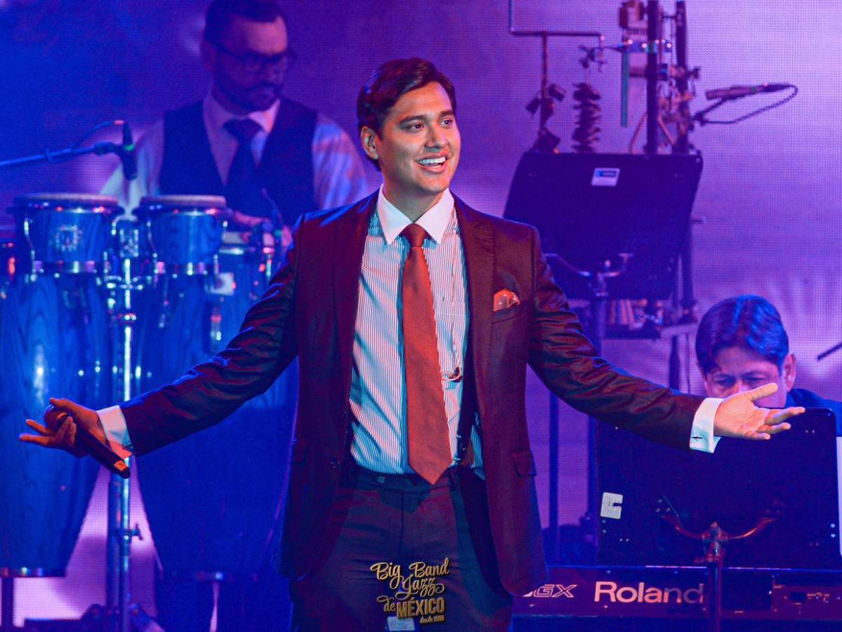 El cantautor hondureño Daniel Ochoa triunfa con sus presentaciones en México