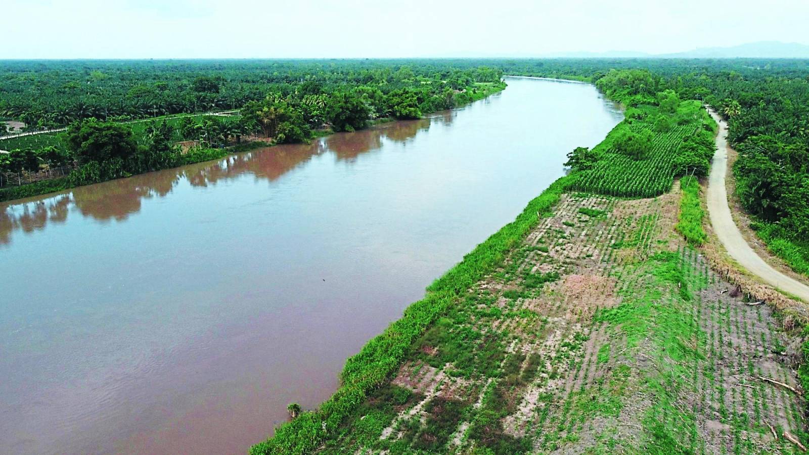 Hasta la capital viajan para pedir reparación de bordos del valle de Sula