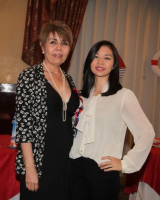 Tarde marinera por la llegada de Gerald Pike