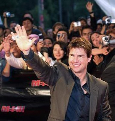 Tom Cruise se ríe de quienes pensaron que se iba a comer placenta