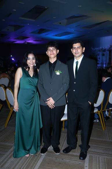 Así fue la fiesta de graduación de los seniors de la Saint Joseph Institute