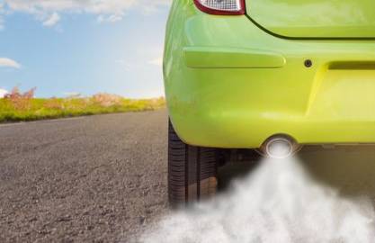 Los problemas que revela el color del humo del escape de tu carro
